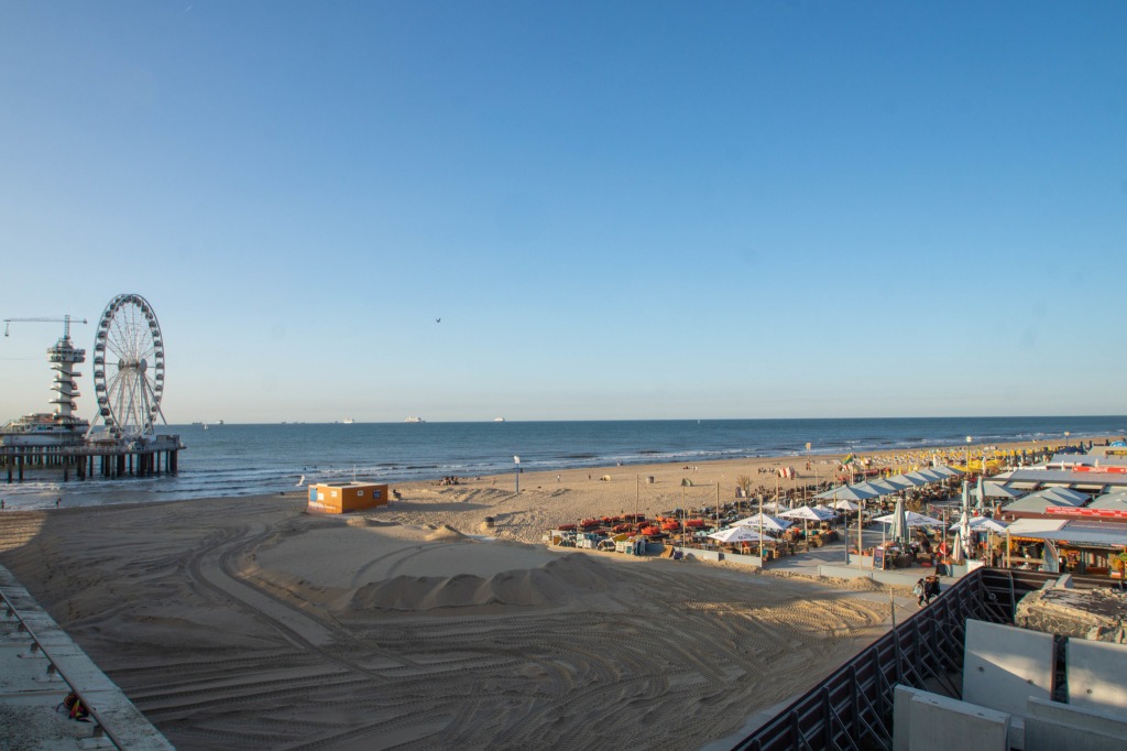 Scheveningen Strand in Holland | Travellers Archive